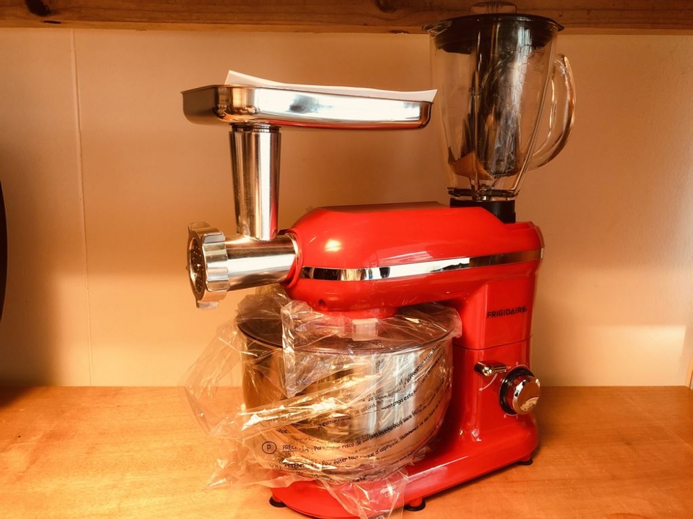 Frigidaire Cake mixer | SEYBUSINESS